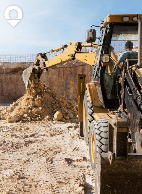 Fuel consumption of a backhoe loader: calculation and solutions - ECOLOW®
